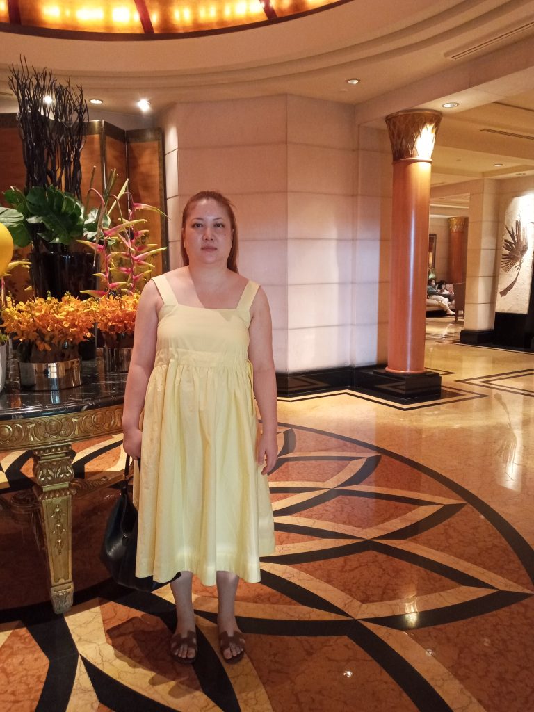 A high-flying executive is sharing her financial know-how with big ...